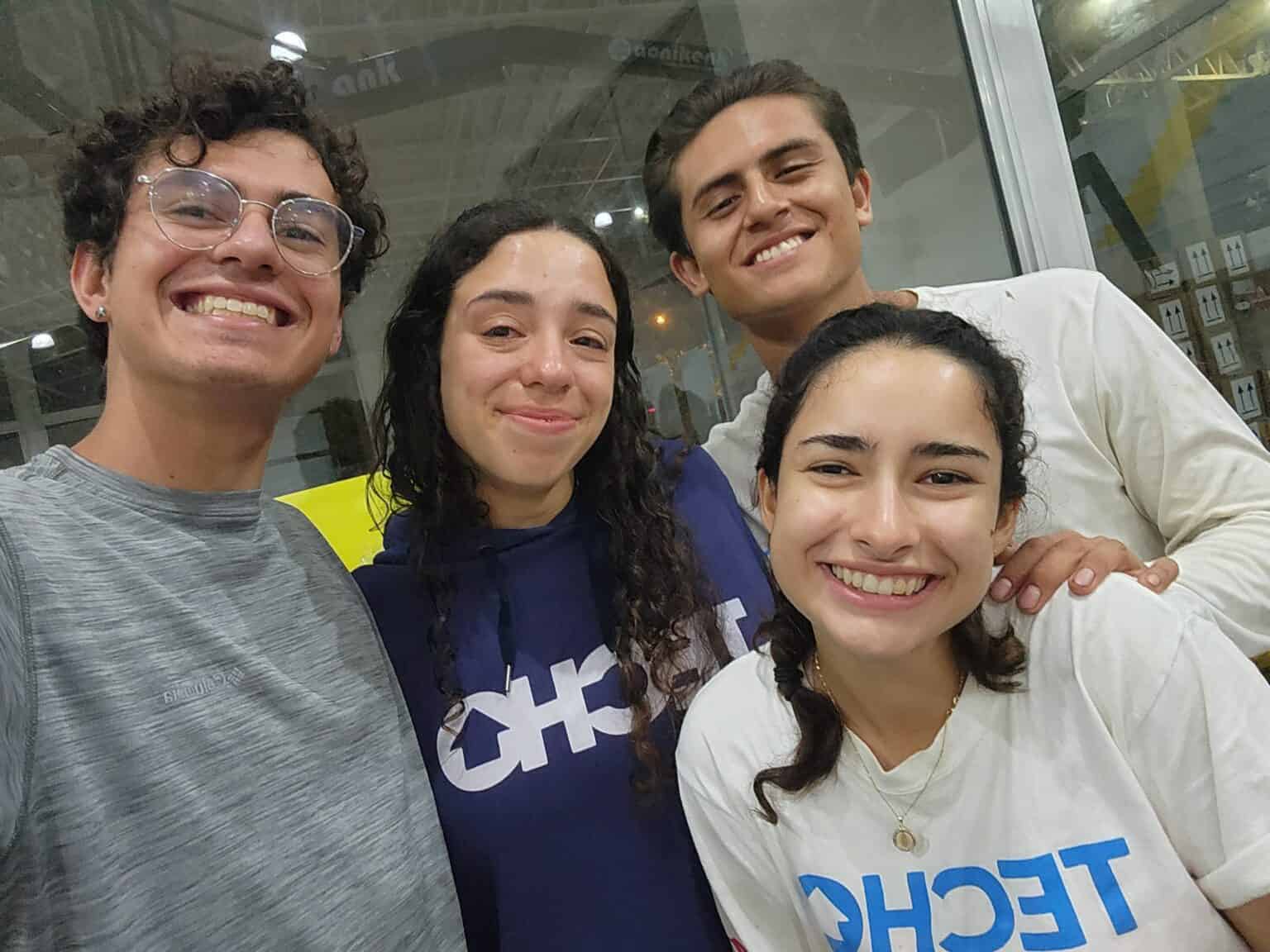 Voluntario de México viaja a Argentina a la construcción de 131 ...